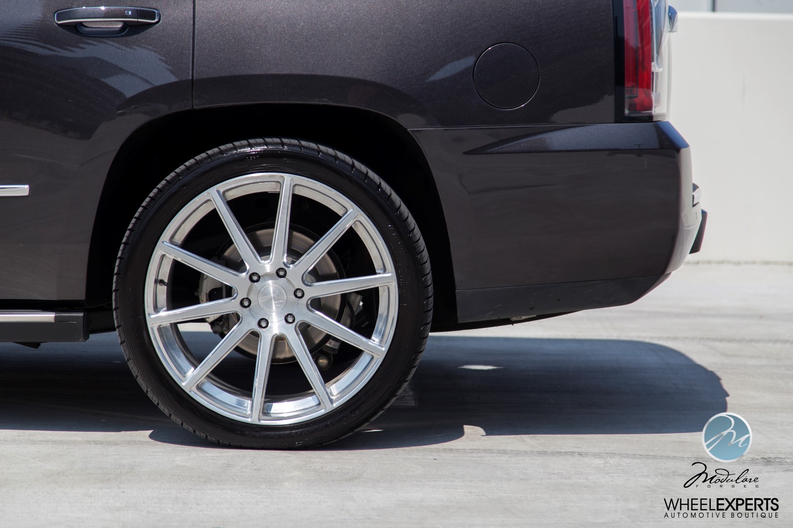 Modulare Wheels | 2016 GMC Yukon Denali | 24" Modulare B15 Evo Brushed ...